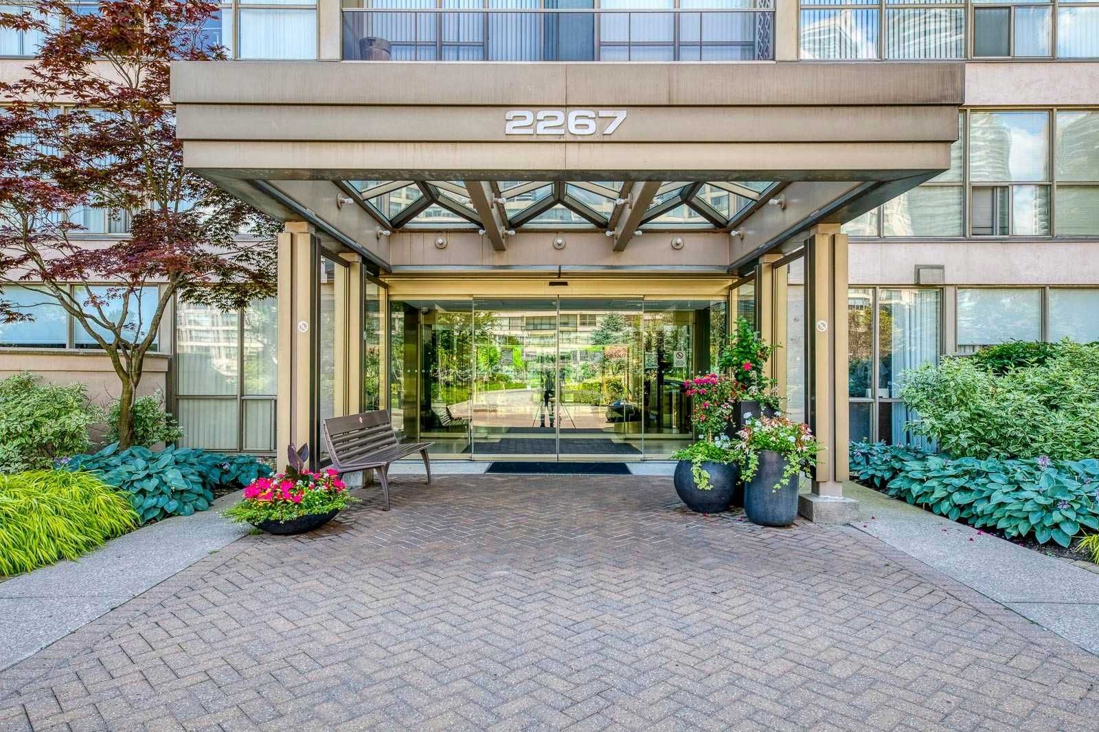 2267 Lake Shore Blvd W | Marina Del Rey II Condos | 1 Condo for Sale ...