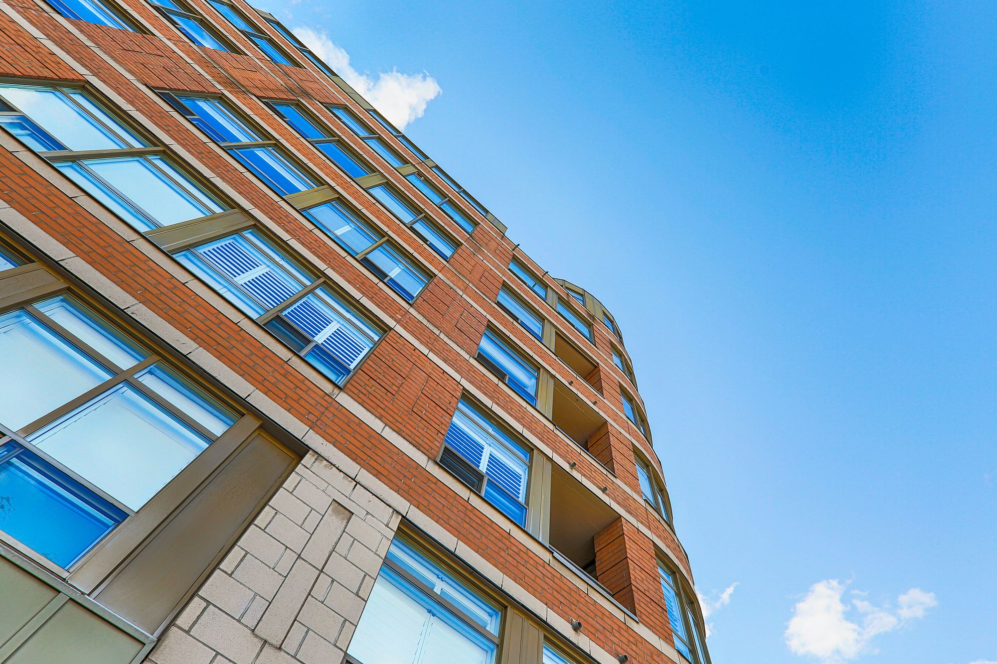 5 Rosehill Ave | 5 Rosehill - strata.ca