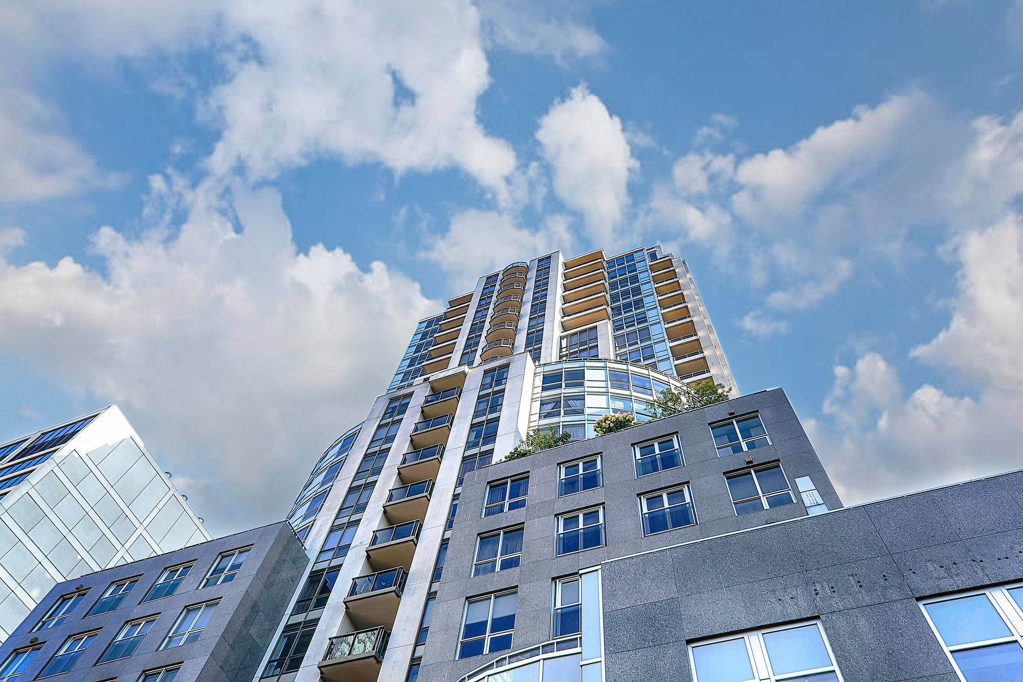 10 Bellair St | No 10 Bellair | 1 Condo for Sale & 2 Units for Rent ...