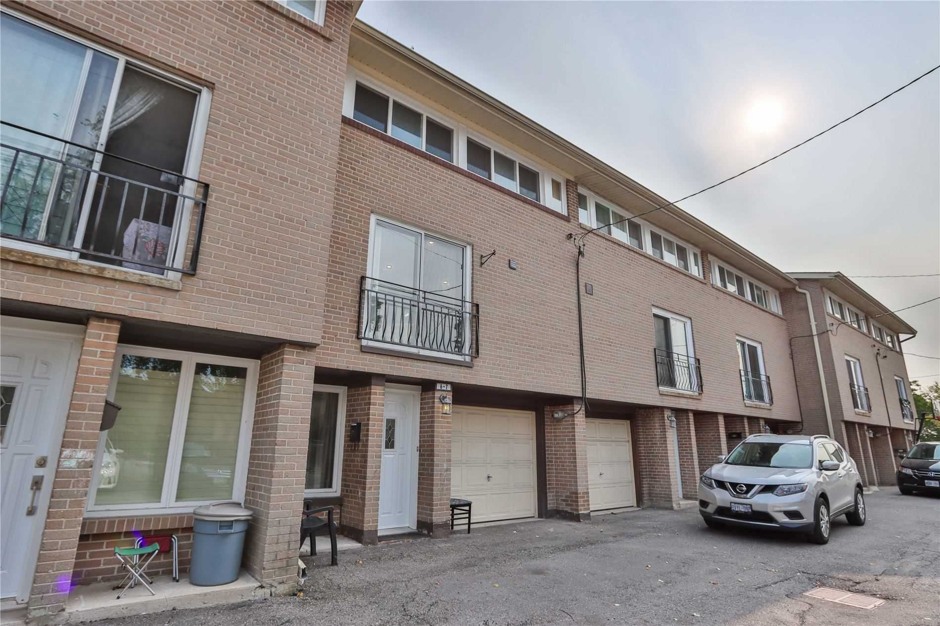 6-10 Sentinel Rd | 6 Sentinel Road Townhouses - strata.ca