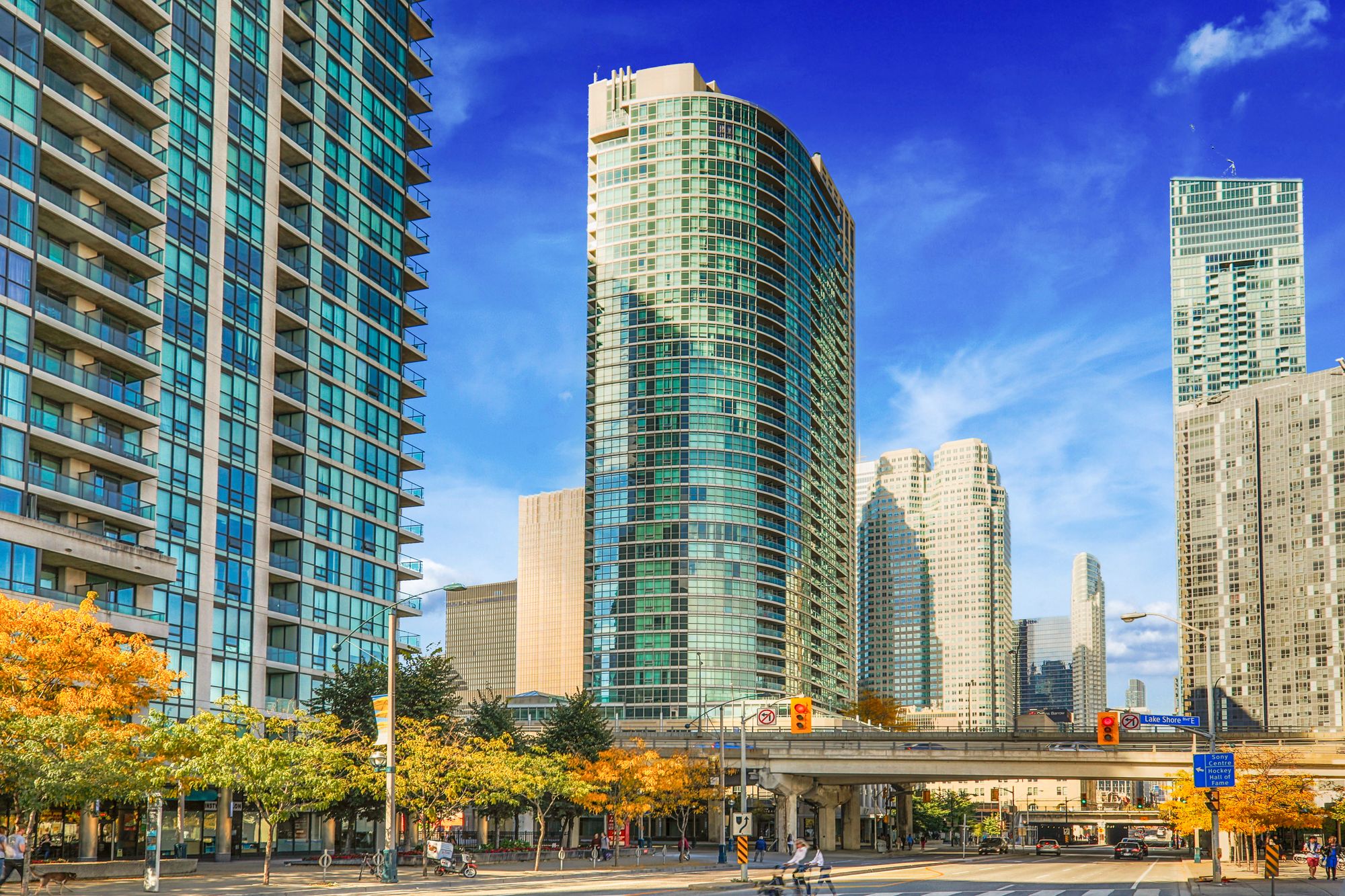 18 Yonge St | 18 Yonge | 4 Condos for Sale & 7 Units for Rent | Strata.ca