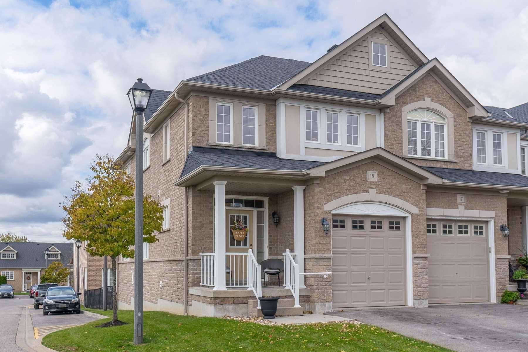1070 Glenbourne Dr | 1070 Glenbourne Townhomes - strata.ca