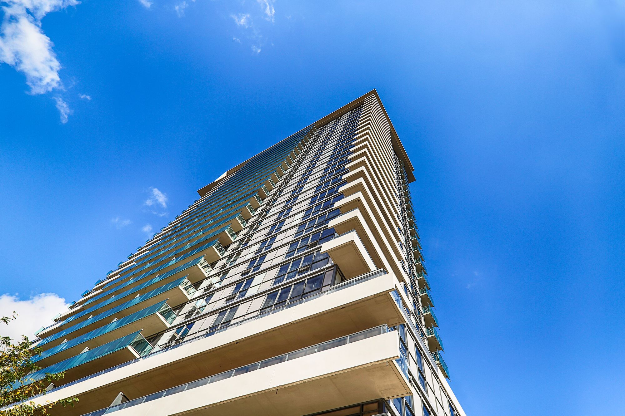 70 Roehampton Ave | The Republic South Tower | 1 Condo for Sale & 1 ...