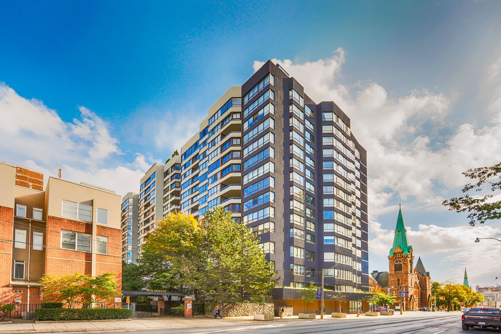 130 Carlton St | Carlton on the Park | 3 Beds | 3 Baths | Unit #704 ...