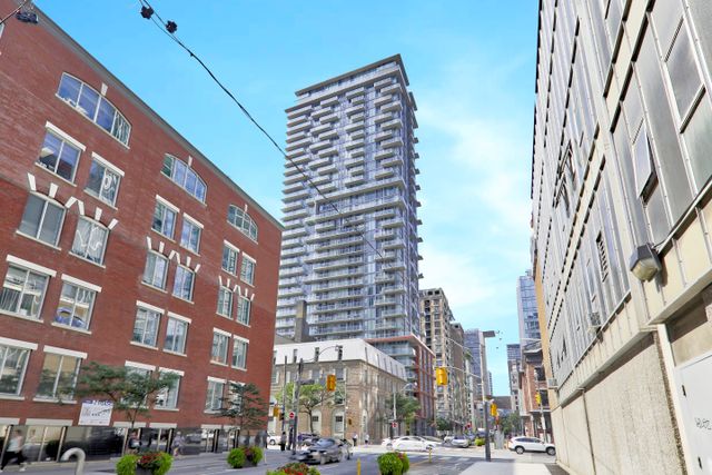 126 Simcoe St — Boutique II Condos for Sale & Rent