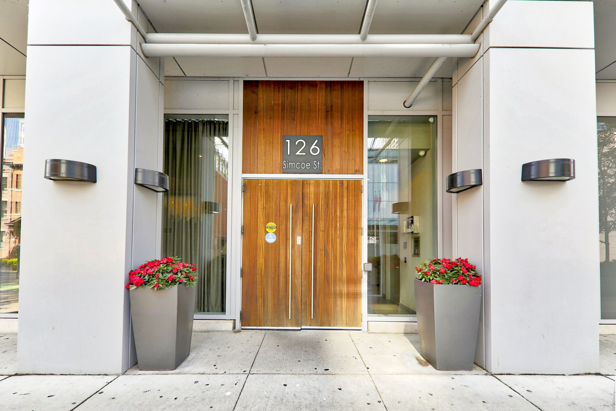 126 Simcoe St | Boutique II Condos | 3 Condos for Sale & 1 Unit for ...